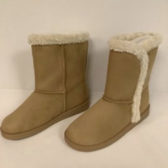 fabkids | Shoes | New Girls Tulip Hem Fuzzy Boot Multiple Sizes | Poshmark